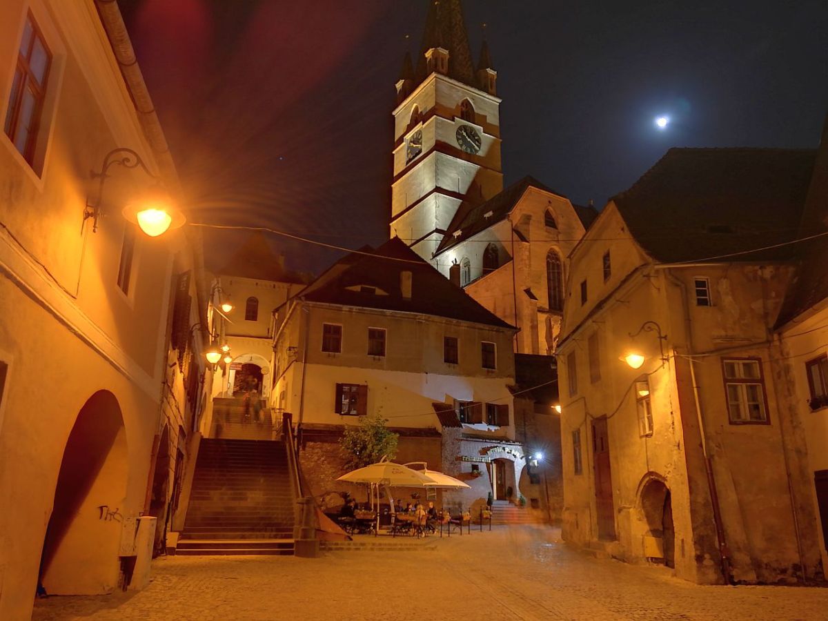 Seara, prin centrul istoric al Sibiului